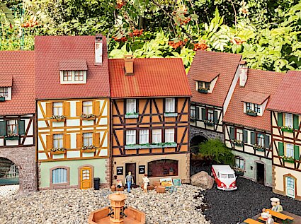 LGB Model Trains, LGB Locomotives, Garden Train Sets, G Scale Model ...